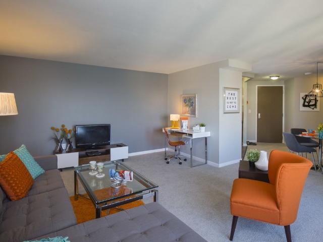 Riverfront Towers 1 Bedroom Apartment for Rent at 250 Riverfront Dr, Detroit, MI 48226 Downtown Detroit