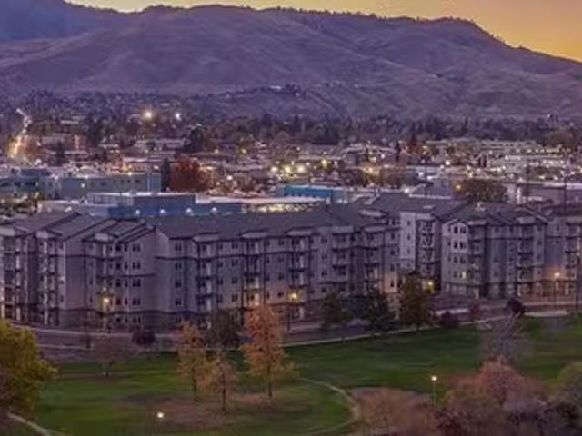 Riverfront Village, 345 North Worthen St, Wenatchee 2 Bedroo.