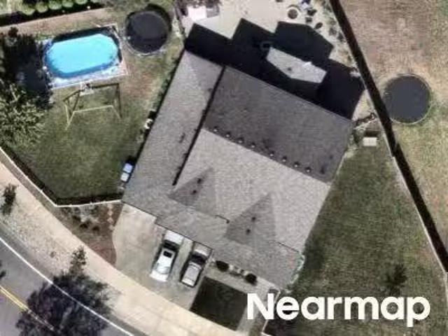 Rivergrove Dr E