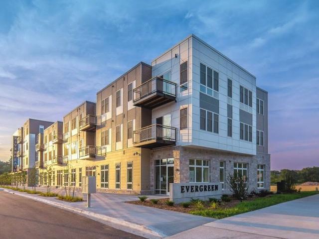 RiverHeath Willow 1 Bedroom Apartment for Rent at 161 S Riverheath Way, Appleton, WI 54915
