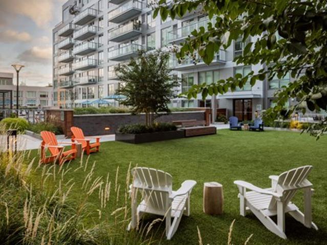 RiverHouse 9 at Port Imperial S3