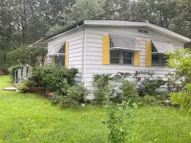 Riverleigh Avenue, Riverhead, NY 11901