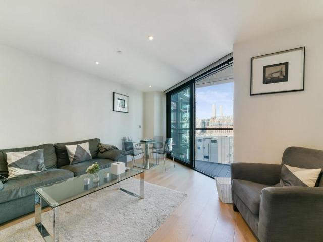 Riverlight Four, Riverlight Quay. 2 bed apartment to rent £3,467 pcm £800 pw