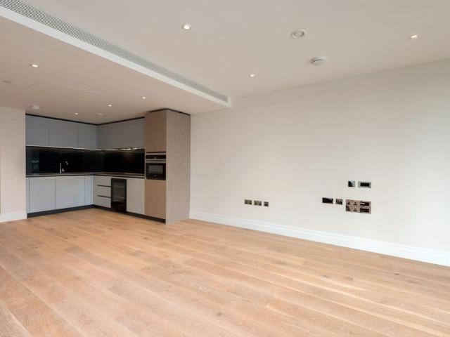 Riverlight Quay, London SW11 1 bed flat to rent £2,750 pcm £635 pw
