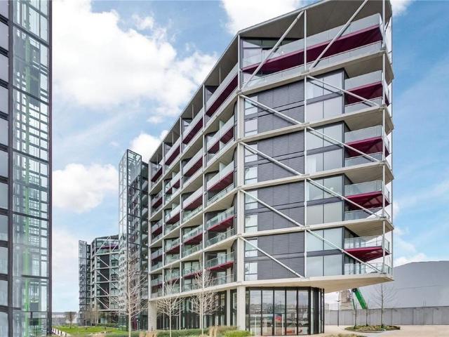 Riverlight Quay, London SW11 1 bed flat to rent £3,000 pcm £692 pw