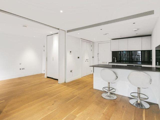 Riverlight Quay, London SW11 Studio to rent £2,700 pcm £623 pw
