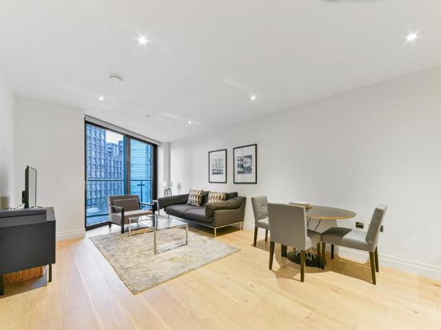 Riverlight Three, Riverlight Quay. 2 bed apartment to rent £4,225 pcm £975 pw