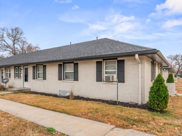 Riverstone Residences 2 Bedroom Apartment for Rent at 3143 Puckett Rd, Kansas City, KS 66103 Rosedale