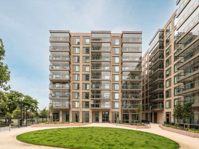 Riverscape Walk, E16, London