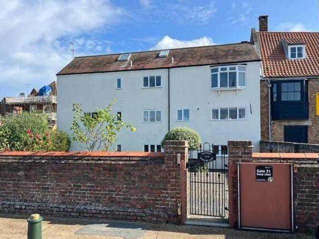 Riverside Court, South Quay, 2 Bedroom Ground