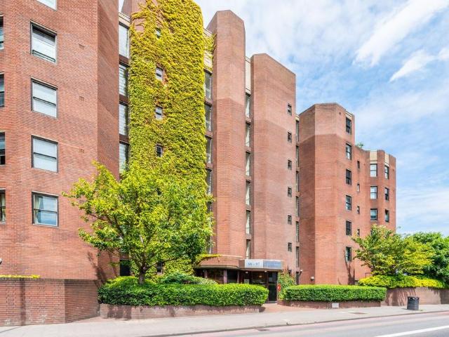 Riverside Court, SW8, Nine Elms. 1 bed flat to rent £2,550 pcm £588 pw