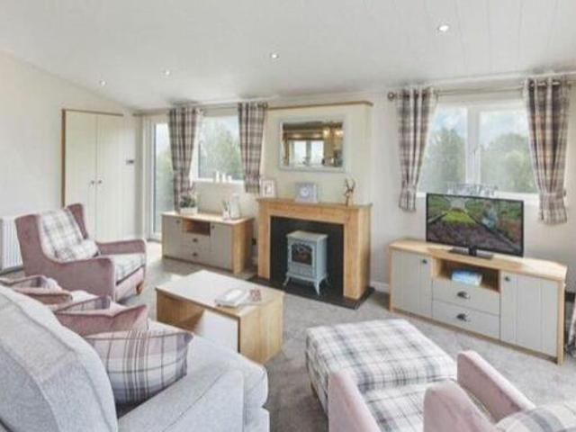 Riverside Caravan Park, Robin Lane, 2 Bedroom Lodge