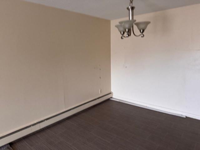 RIVERSIDE CHATEAU ASSOCIATES LP 2 Bedroom Apartment for Rent at 10 Bullocks Point Ave, Riverside, RI 02915