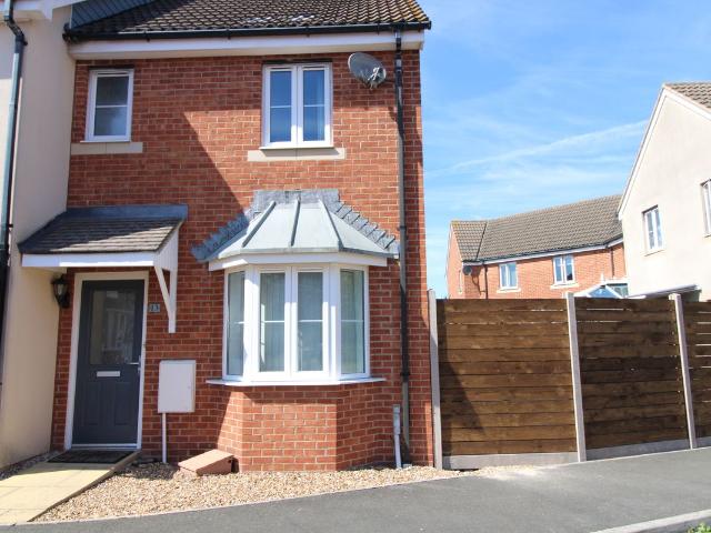 Riverside Close, Bridgwater TA6, 2 bed terraced house to rent, £1,150 pcm | PrimeLocation
