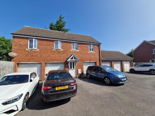 Riverside Close, Somerset TA6 2 bed coach house to rent £1,050 pcm £242 pw