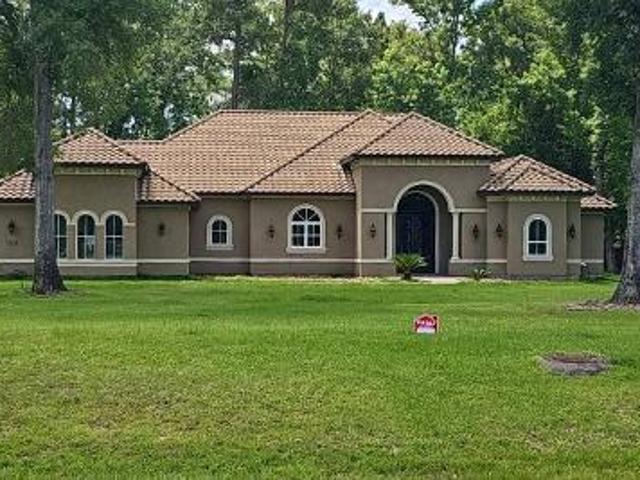 Riverside Crest Ln