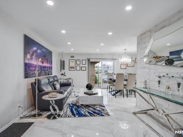 Riverside Ave Apt,lyndhurst, Condo For Sale