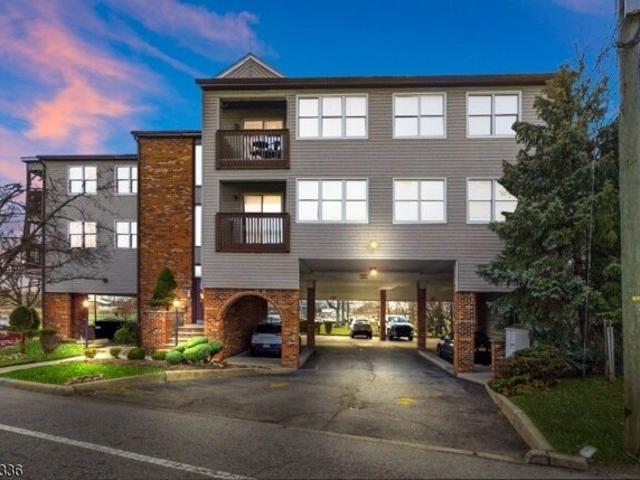 Riverside Ave Apt,lyndhurst, Condo For Sale