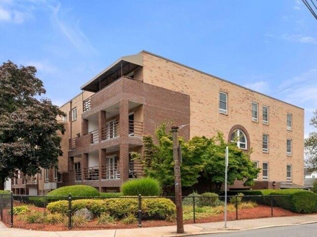 Riverside Ave Apt,medford, Condo For Sale