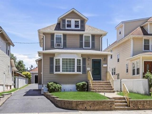 Riverside Ave, Lyndhurst, Home For Sale