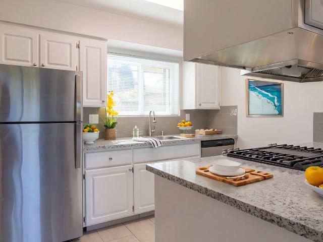Riverside Gardens 1 Bedroom Apartment for Rent at 6001 Riverside Blvd, Sacramento, CA 95831