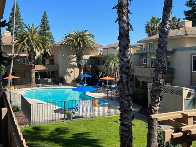 Riverside Gardens 1 Bedroom Apartment for Rent at 6001 Riverside Blvd, Sacramento, CA 95831