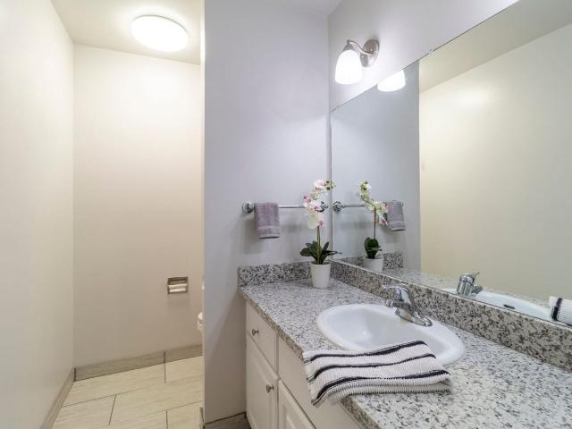 Riverside Gardens 2 Bedroom Apartment for Rent at 6001 Riverside Blvd, Sacramento, CA 95831