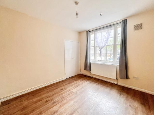 Riverside Gardens,, W6