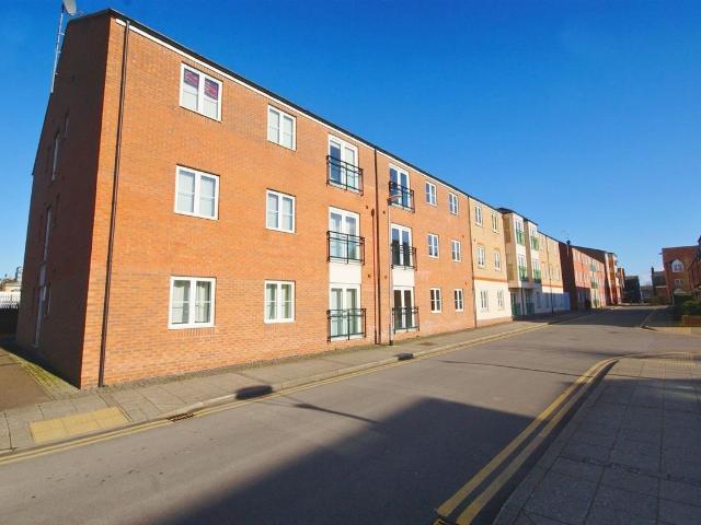 Riverside Drive, Anchor Quay LN5, 2 bed flat to rent, £875 pcm | PrimeLocation
