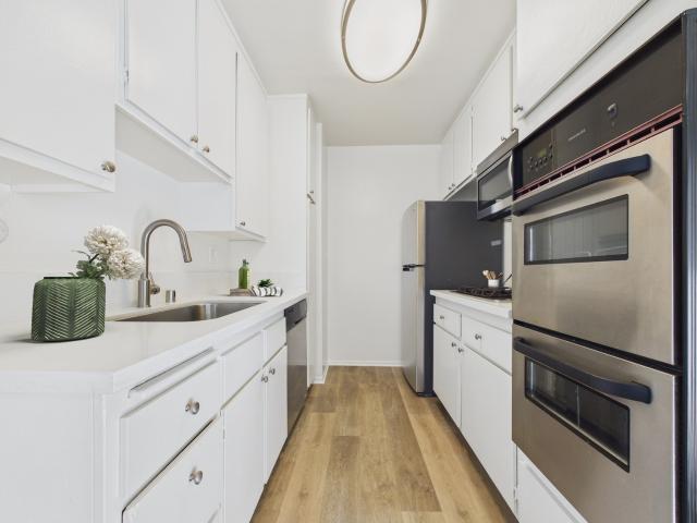 Riverside Drive Apartments