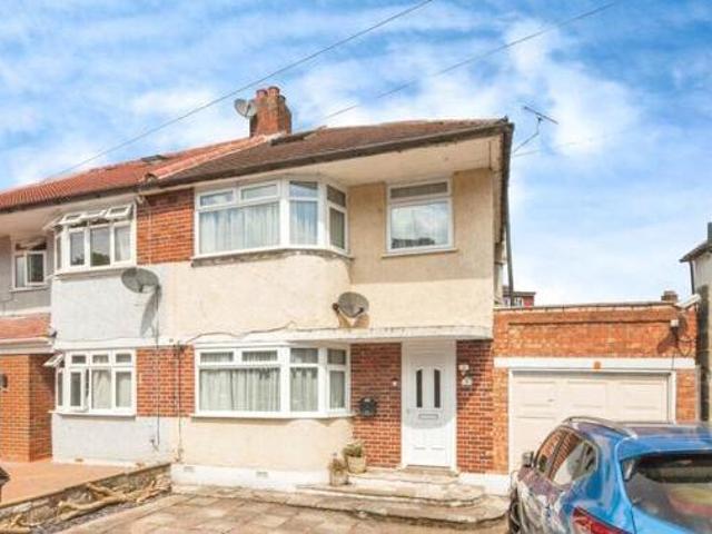 Riverside Drive, Mitcham, 4 Bedroom Semi detached