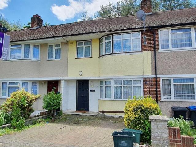Riverside Drive, Mitcham, 3 bed terraced house to rent £2,250 pcm £519 pw
