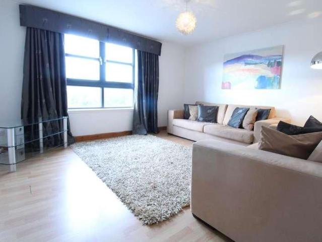 Riverside Drive, Second Floor, AB11