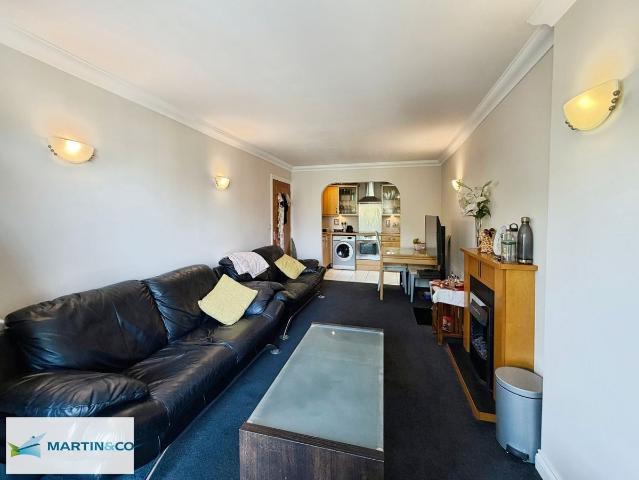 Riverside House, Reading RG1, 2 bed flat to rent, £1,750 pcm | PrimeLocation