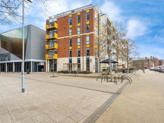 Riverside Square, Bedford, 1 Bedroom Flat