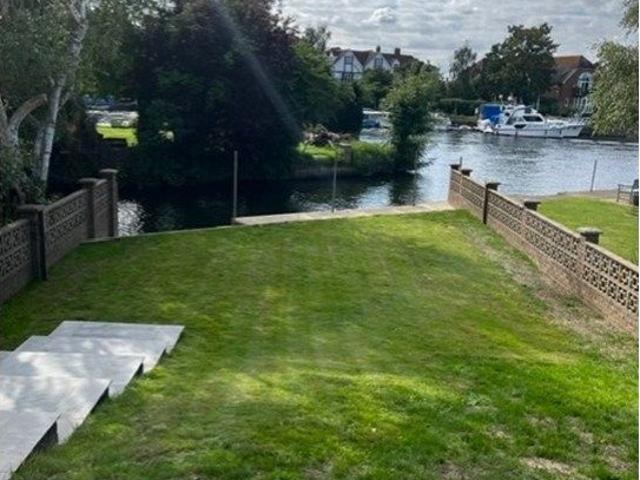 Riverside, Staines TW19, 3 bed bungalow to rent, £2,700 pcm | PrimeLocation