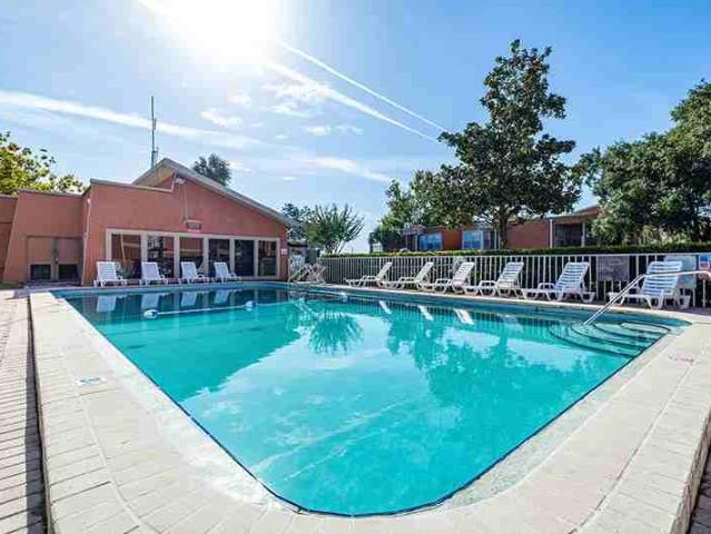 Riverside Palms 1 Bedroom Apartment for Rent at 5008 Sierra Pl, Tampa, FL 33617 Temple Crest