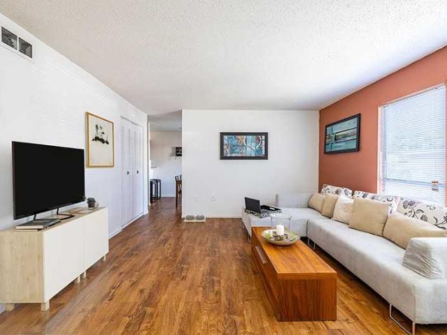 Riverside Palms 1 Bedroom Apartment for Rent at 5008 Sierra Pl, Tampa, FL 33617 Temple Crest