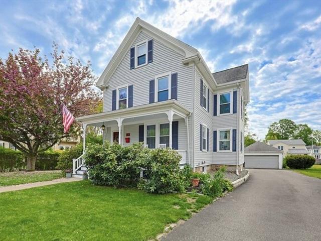 Riverside Pl, Walpole, Home For Sale