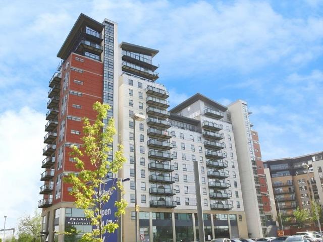 Riverside Way, Leeds, West Yorkshire. 2 bed flat to rent £1,050 pcm £242 pw