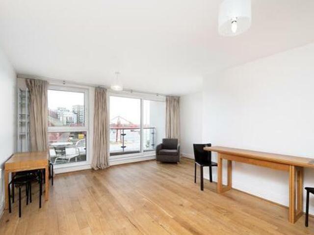 Riverside West, Smugglers Way, 2 Bedroom Flat