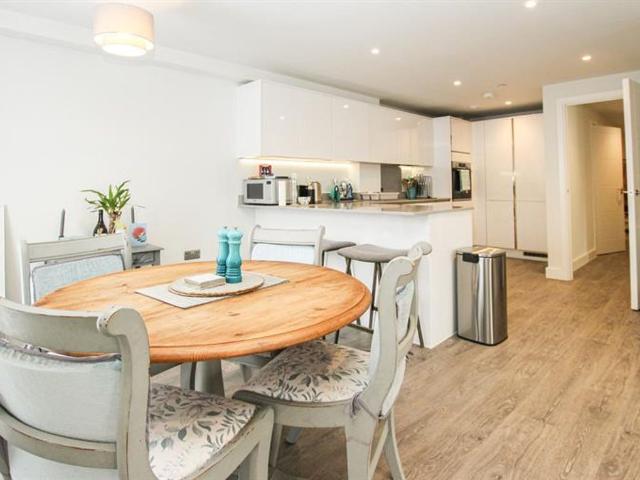 Riverside, Wilford Lane, West Bridgford NG2, 2 bed flat to rent, £1,550 pcm | PrimeLocation