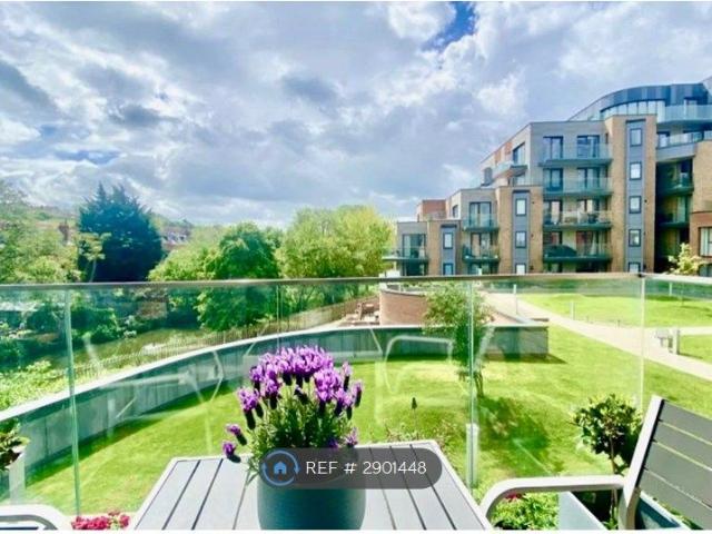 Riverside View, Reading RG1, 1 bed flat to rent, £1,450 pcm | PrimeLocation