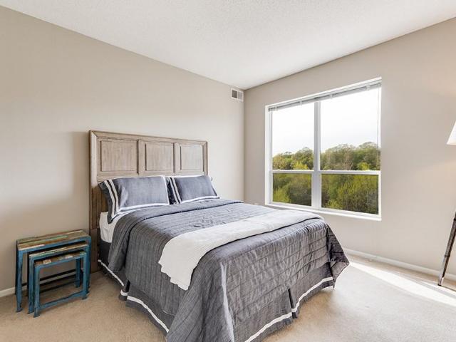 Riverview at Upper Landing 1 Bedroom Apartment for Rent at 400 Spring St, St. Paul, MN 55102 West Seventh