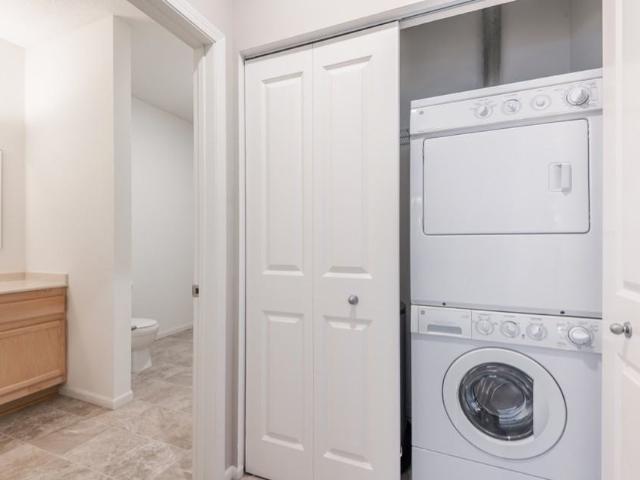 Riverview at Upper Landing 1 Bedroom Apartment for Rent at 400 Spring St, St. Paul, MN 55102 West Seventh