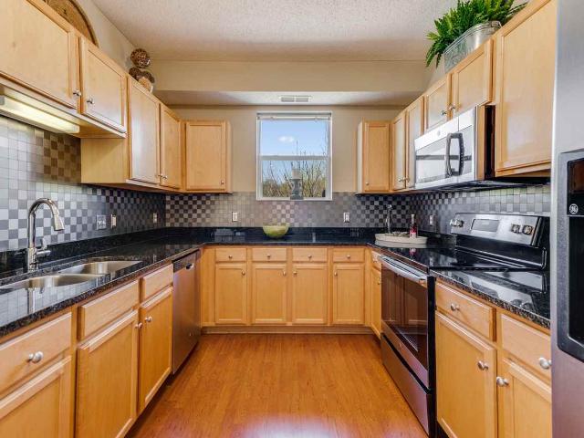 Riverview at Upper Landing 2 Bedroom Apartment for Rent at 400 Spring St, St. Paul, MN 55102 West Seventh