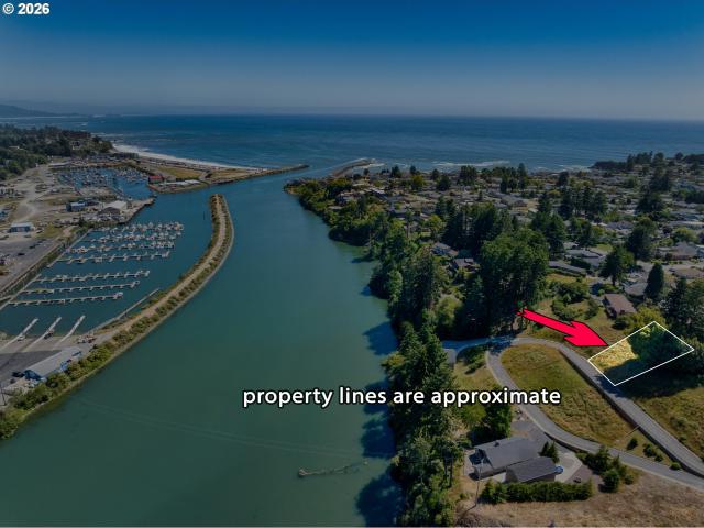 Riverview Dr, Unit 5, Brookings, OR 97415 | MLS #758532
