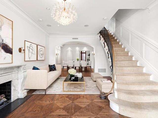 Riverview Ter, New York, Home For Sale