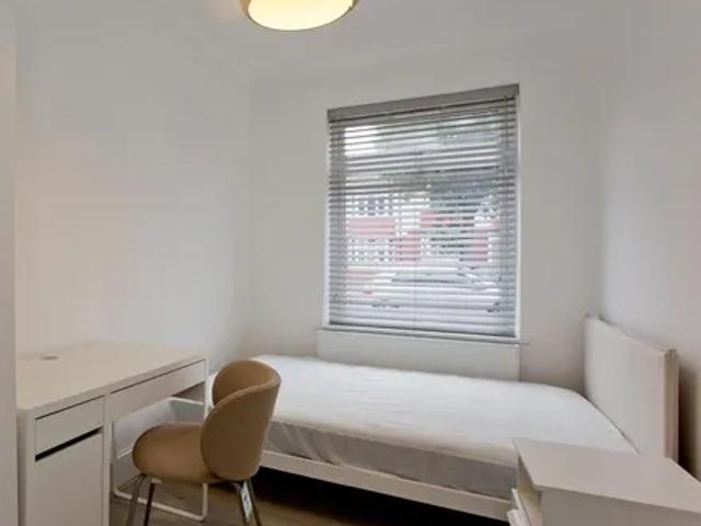 Riverway, London, N13 5HE, United Kingdom | Room for rent #168166910 | Rentberry