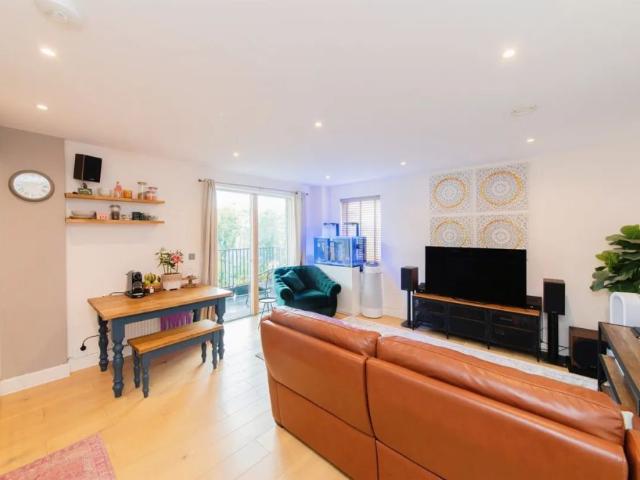 Riverwell Close